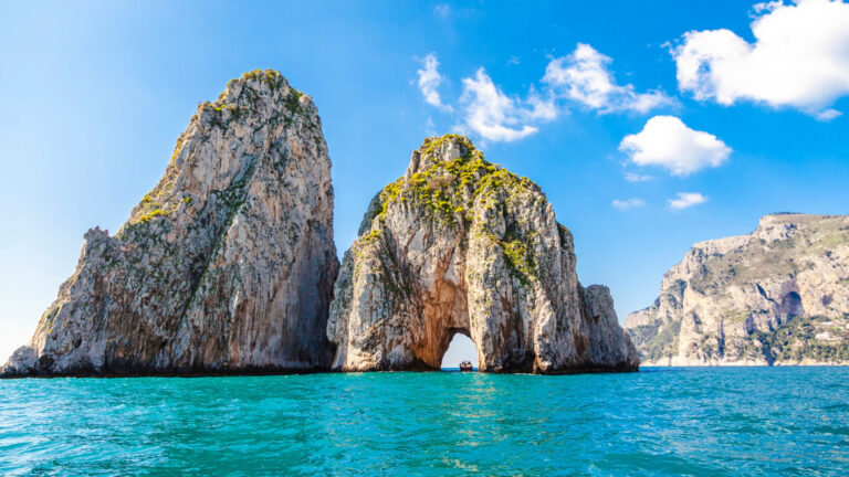 10 Increíbles beneficios de tomar agua tibia con limón en las mañanas ...