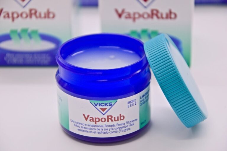 10 sorprendentes beneficios del Vick Vaporub en el rostro que debes ...