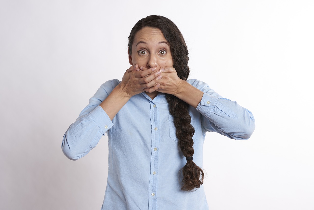 10 increíbles beneficios de hacer gárgaras con agua oxigenada que debes ...