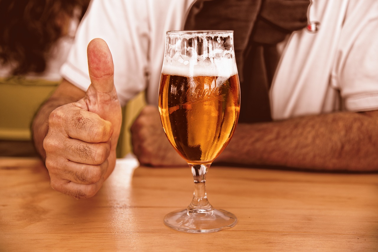 5 sorprendentes beneficios de tomar una cerveza en ayunas que debes ...